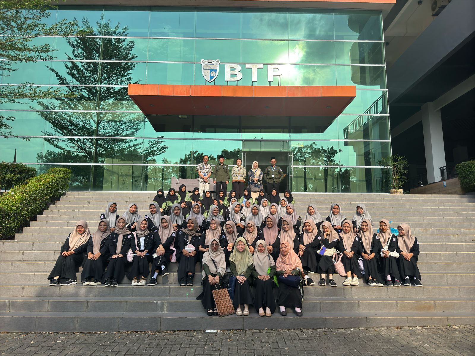 SMKIT Darussalam Batam Kunjungi Batam Tourism Polytechnic dalam Program ...
